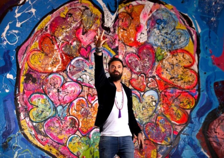 Kupio je najveću sliku na svetu i želi da njom promeni živote dece ...